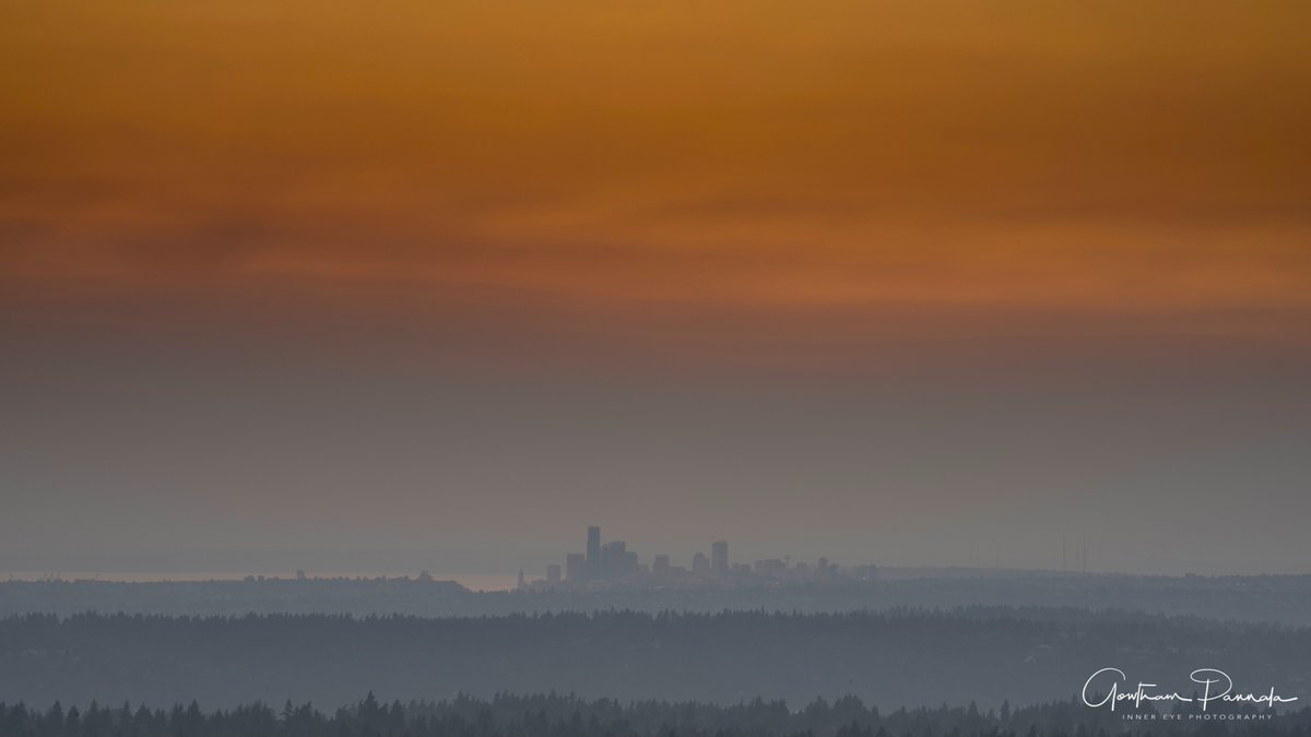 Photo: Extreme heat and smokey haze over Seattle on August 1, 2017 ...